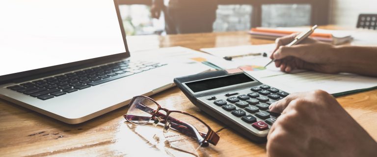 A Total Guide To Easy And Effective Digital Signage for Accounting Offices